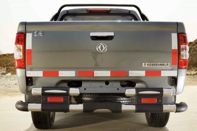 Cina Dongfeng Rugged Design Utility Pickup Truck Fuel-efficient Diesel Commercial Double Cab Grigio in vendita