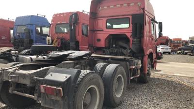 Cina marca di Sinotruck HOWO del camion del trattore usata modo dell'azionamento 6x4 con 3 Seat in vendita