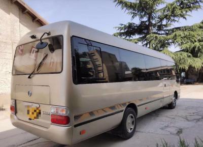 China Autobús usado 2016 años Cummins Engine del práctico de costa 27 asientos con el freno neumático y el tronco de hundimiento en venta