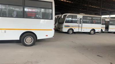 中国 19の座席2015 RHDのステアリングが付いている年によって使用される小型バス 販売のため