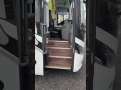 Autocar de luxe K6906 bleu A/C moteur diesel feuille 39 sièges suspension à ressort longue distance