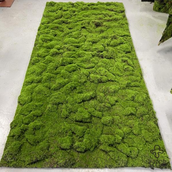 Tappeto di fondo per decorazioni esterne con muschio emulativo verde