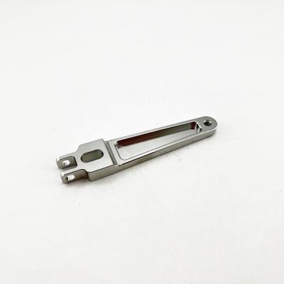 Cina Parti di macchine per la lavorazione dei metalli Fender Strut for Softail Aluminium CNC Machinery in vendita