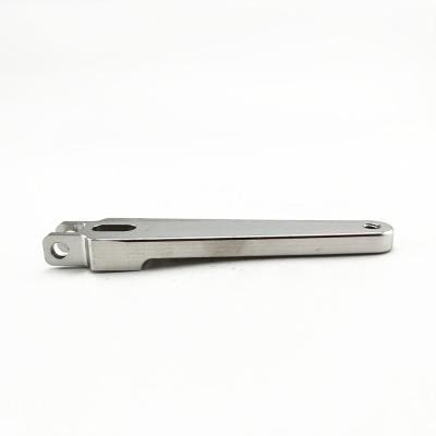Cina Parti di macchine per la lavorazione dei metalli Fender Strut for Softail Aluminium CNC Machinery in vendita