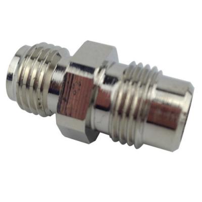 China Máquinas de moldagem por CNC de cabeças de pulverização com modelo de trabalho de moldagem de precisão N.O. CM0141 à venda