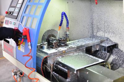 Cina Lavoro di tornitura CNC lucido argento ottone Cp estensione del capezzolo di tornitura per il montaggio del tubo in vendita