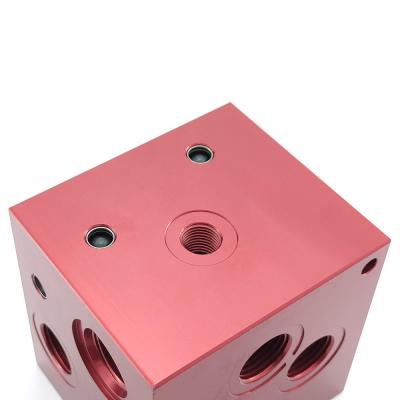 中国 金属精密 オーダーメイド CNC加工 アルミニウム マニフォールドブロック パネウマティックバルブ部品 販売のため