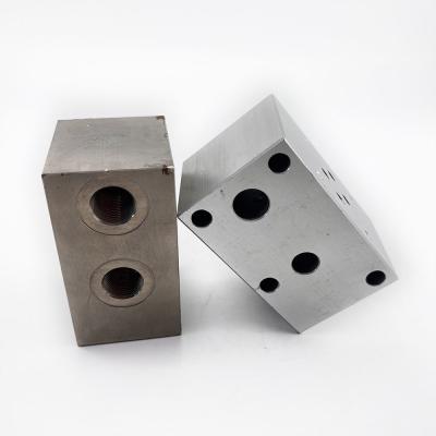 Cina Blocco manifold personalizzato ad alta precisione di parti idrauliche per l'usinaggio CNC a Ningbo in vendita