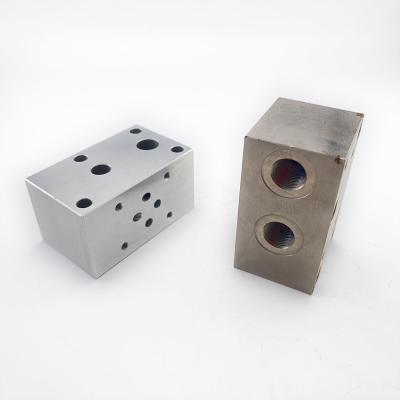 China RoHS-gecertificeerde aluminiumhydraulische meervoudige stationsklepblok met tolerantie van /-0,005 mm Te koop