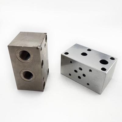 China RoHS-gecertificeerde aluminiumhydraulische meervoudige stationsklepblok met tolerantie van /-0,005 mm Te koop