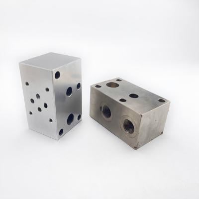 China RoHS-gecertificeerde aluminiumhydraulische meervoudige stationsklepblok met tolerantie van /-0,005 mm Te koop
