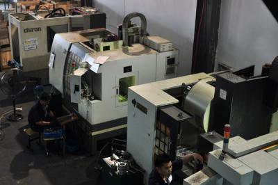 Cina Macchinatura CNC Coppa cilindrica di alluminio con specifiche personalizzate in vendita