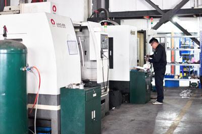 Cina Macchinatura CNC Coppa cilindrica di alluminio con specifiche personalizzate in vendita