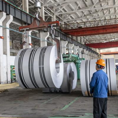 Cina Bobina laminata a caldo di acciaio inossidabile SS304 versatile per varie industrie in vendita
