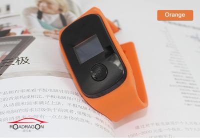 Китай Померанцовый отслежыватель GPS wristwatch браслета ручной с четырехствольной сетью продается