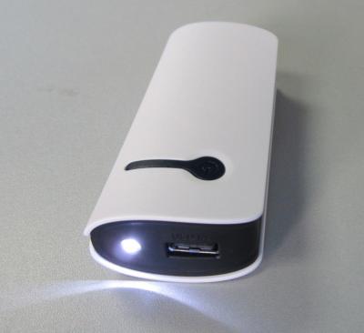 中国 高容量のスマートな管再充電可能な力銀行、便利な力の携帯電話の充電器 販売のため