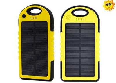 Cina Capacità elevata della Banca portatile di energia solare di USB 4000mAH con la torcia del LED in vendita