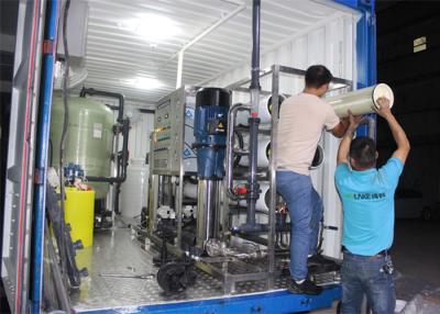 Cina attrezzatura d'officina salata da desalificazione dell'acqua di mare di osmosi inversa del sistema del RO del ³ 10m con il contenitore in vendita