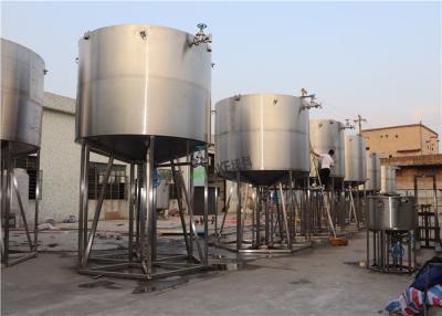 Cina Carro armato di elaborazione di miscelazione del latte/succo della custodia di filtro dell'acciaio inossidabile 1000L-10000L in vendita