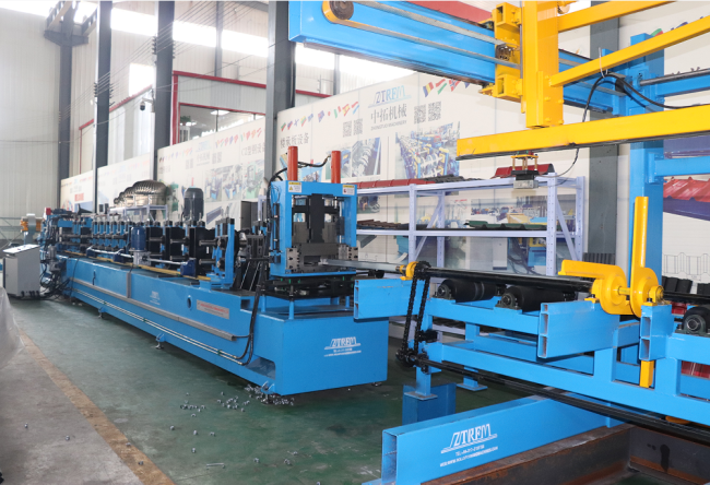 empileur avec le roulement formant la machine