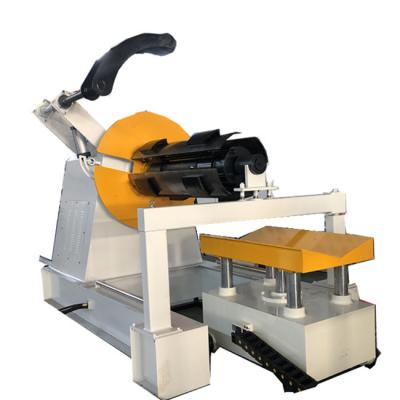 China Decoiler hidráulico automático para o rolamento da folha do telhado do metal que forma a máquina à venda