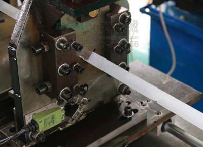 Китай Профессиональный светлый крен киля формируя газ машины 6.5Т и электрический централизованный контроль продается