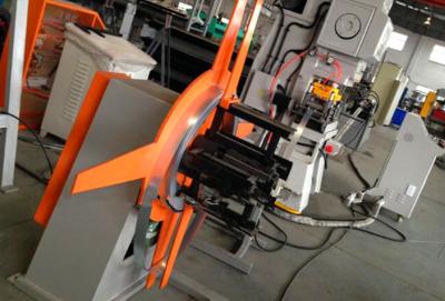 China Rollo ligero profesional de la quilla que forma el gas de la máquina 6.5T y el control centralizado eléctrico en venta