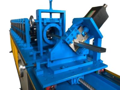 Китай Многофункциональная роликообразовательная машина с отверстиями и треками для индивидуальных форм и размеров отверстий продается