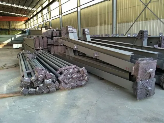 Prefabricated I H Section Steel Frame Structural Warehouse with Overhead Crane