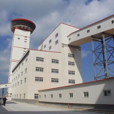 China Fast Construction Structural Steel Building with 50 Years Lifespan Customizable Size and Wind Resistance 12 Grades for Car Repair Workshop for sale
