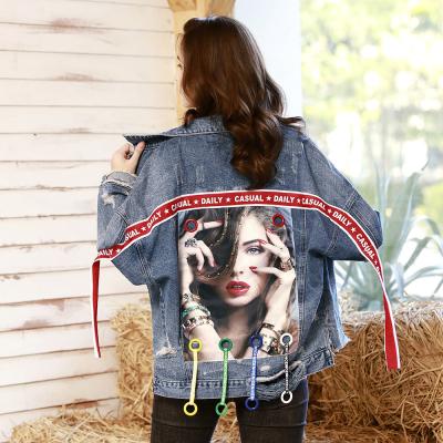 Cina la fabbrica su ordinazione Cina dell'abbigliamento ha stampato le signore che di personalità i rivestimenti ricopre il rivestimento adatto sciolto del denim del BF in vendita