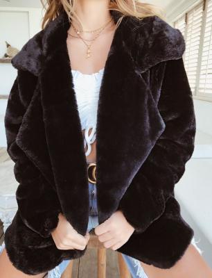Cina Cappotto femminile della lana del risvolto della peluche di produzione dell'abbigliamento Polyetser 100% S-3XL per l'inverno in vendita