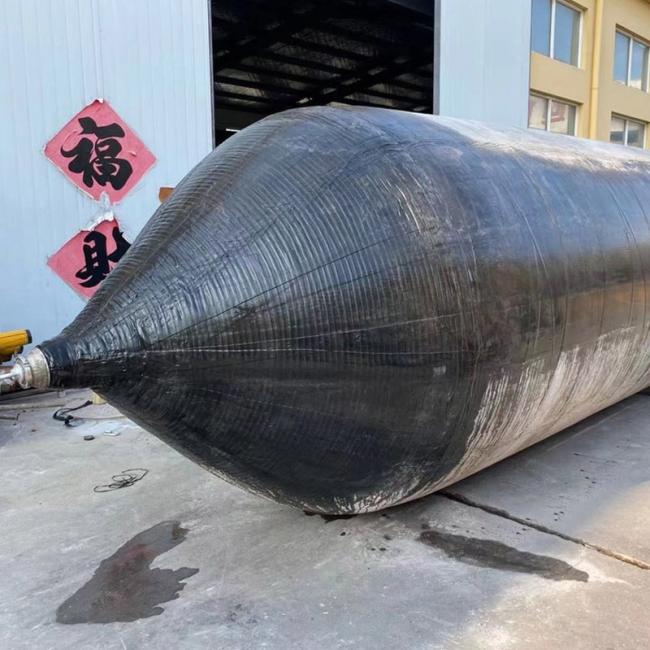 Marine Rubber Airbag in operation launching a ship