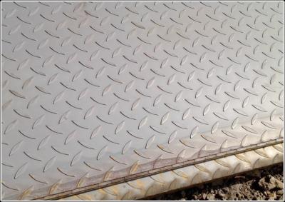 China ASTM Q235b Carbon Steel Checkered Metal Plate for Non Slip Stair Treads for sale