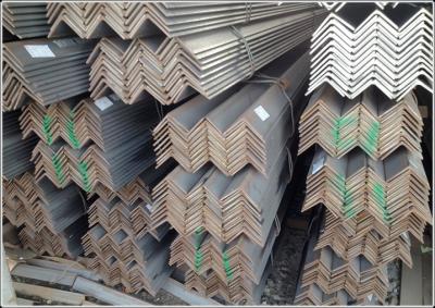 China Q235B Hot Rolled Steel Angle with Paint Coating Surface Treatment 40 * 4MM Size for sale