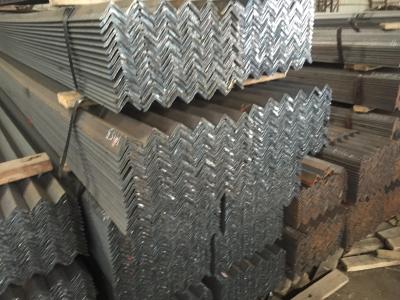 China Q235B Q345B Hot Rolled Steel Angle with Paint Coating Surface Treatment 50 * 5MM Size for sale