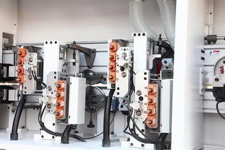 China Automatic Linear Pvc Edge Banding Machine For Sale 0.4mm To 3mm Thickness for sale