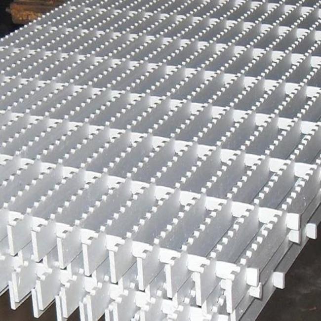 Non-Slip Aluminum Checkered Diamond Stair Tread Grating