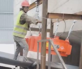 中国 帯幅≤1200mm 深磁場と懸垂高度≤550mmの電磁鉄除去機 販売のため