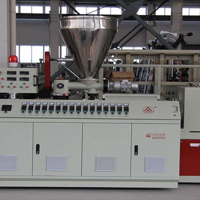 China Serviceable Stability Performance Plastic Pvc Sheet Extruder Machine for PVC Processing for sale