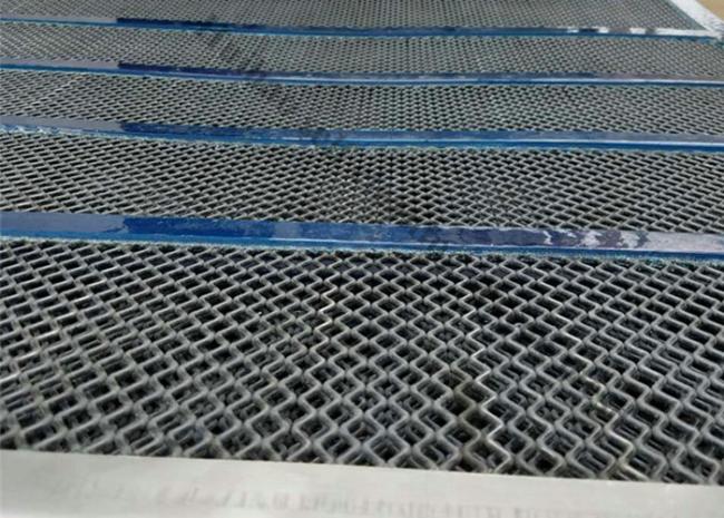 316L SS  Self Cleaning Wire Screen With  Polyurethane Stringer 35mm For Quarry Equipment