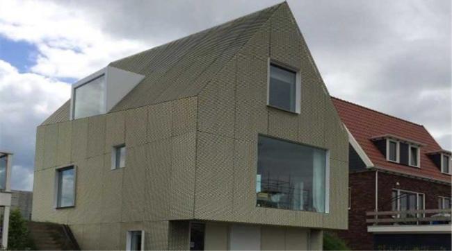 Decorative metal screen application
