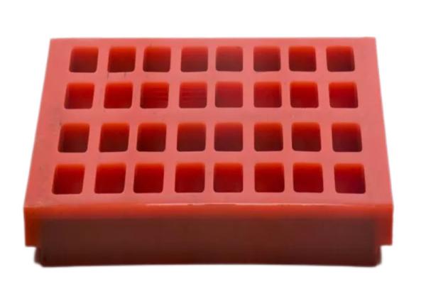 300 X 500mm Rubber Screen Mesh Red Black Mining For Mineral Vibrating
