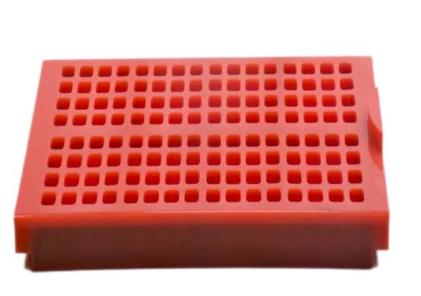 300 X 500mm Rubber Screen Mesh Red Black Mining For Mineral Vibrating