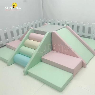 Cina Colorato attrezzatura soft play personalizzata per bambini interni in vendita