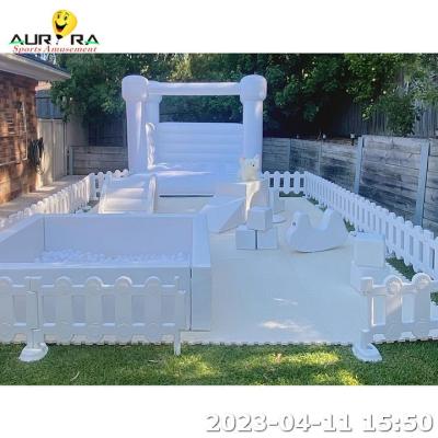 Cina Pacco bianco Set di attrezzature per giochi per bambini Sala giochi con casa gonfiabile in vendita