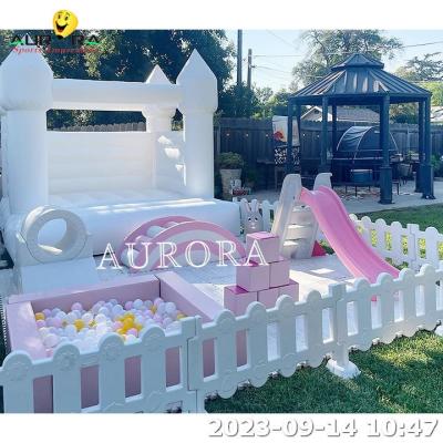 中国 グレーとホワイト ソフトプレー 泡のクライミングブロック 子供の室内遊び場機器 販売のため
