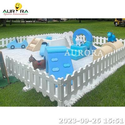 Cina Set per giochi morbidi Parco giochi esterno Bianco Blu attrezzature gonfiabili per giochi morbidi in vendita