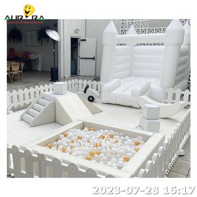 Cina Soft Play Indoor Soft Play Equipment In vendita Bianco con casa gonfiabile in vendita