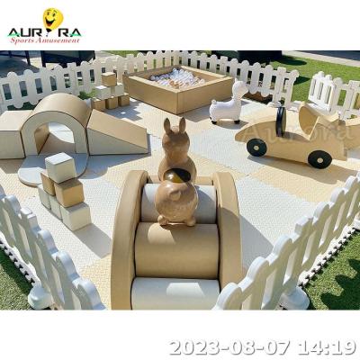 Cina Soft Play Indoor Soft Play Equipment In vendita Bianco con casa gonfiabile in vendita